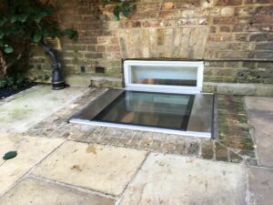 Cour anglaise pour vide sanitaire : Dimensions, prix, installation…